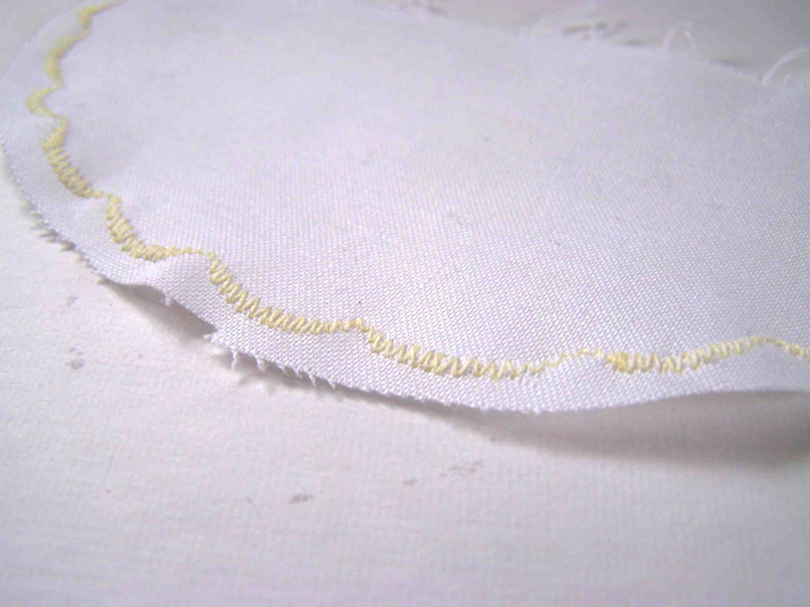 Made by Me. Shared with you.: Technique Tuesday: Scallop Edge Stitching