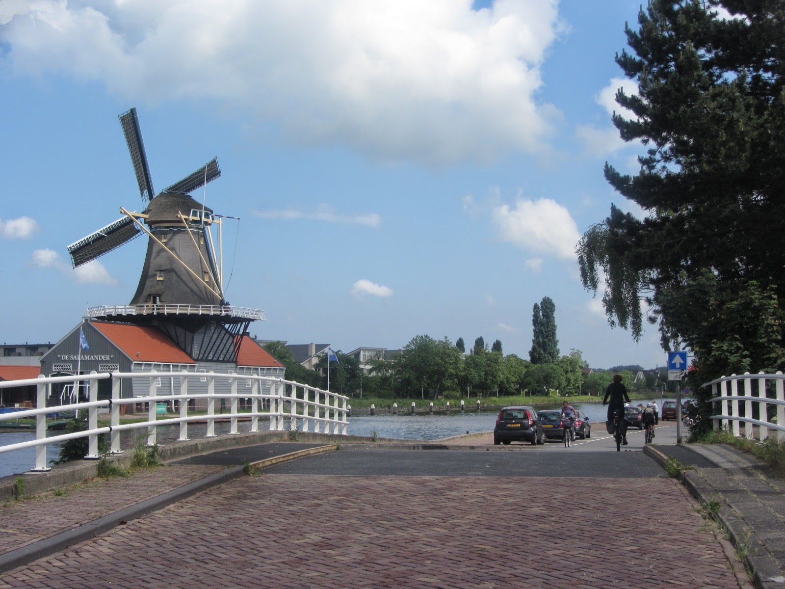 De Cultuurbarbaar: Tour Haaglanden en Seventies-feest