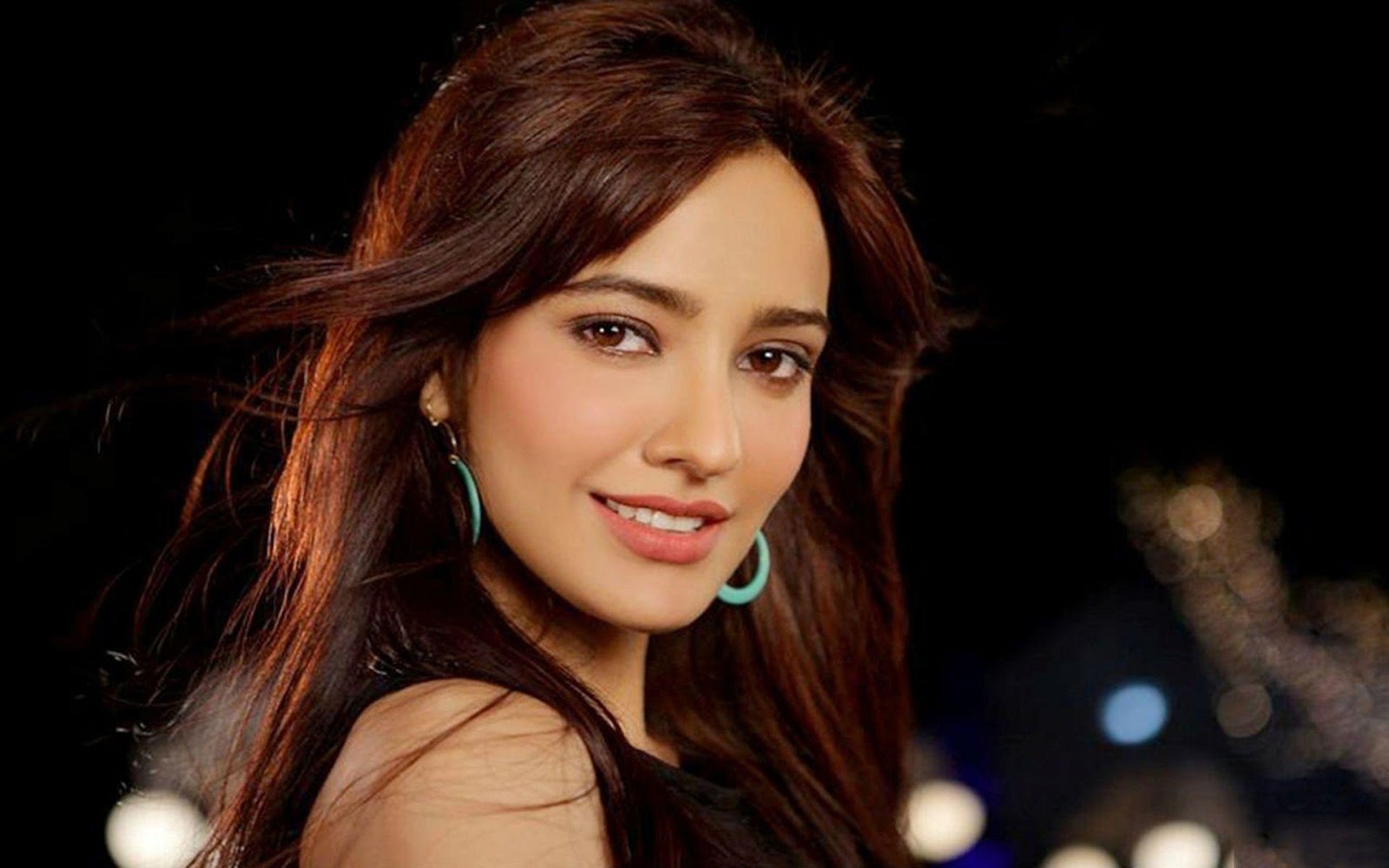 Neha Sharma Age, Height, Boyfriend, Husband, Family, Biography & More
