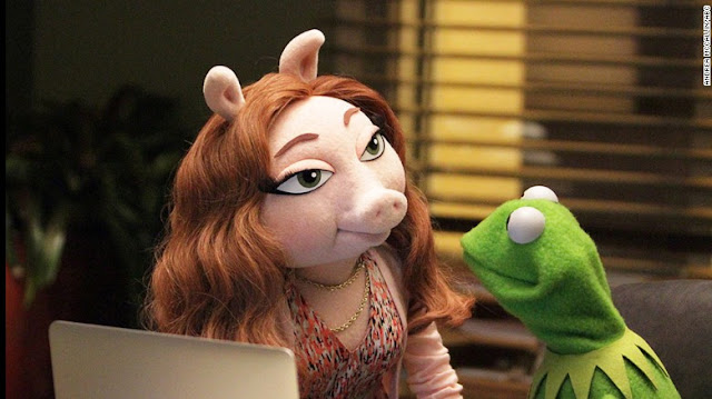 Bacon, Anyone? Why Miss Piggy Is the Most Annoying Muppet Ever - Go Retro!