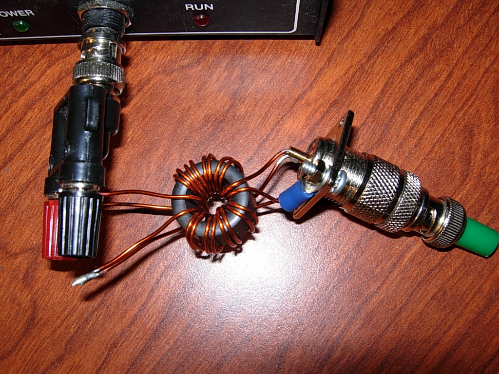 W7YV Ham Radio: RF Baluns and 20M Vertical Antenna Photos