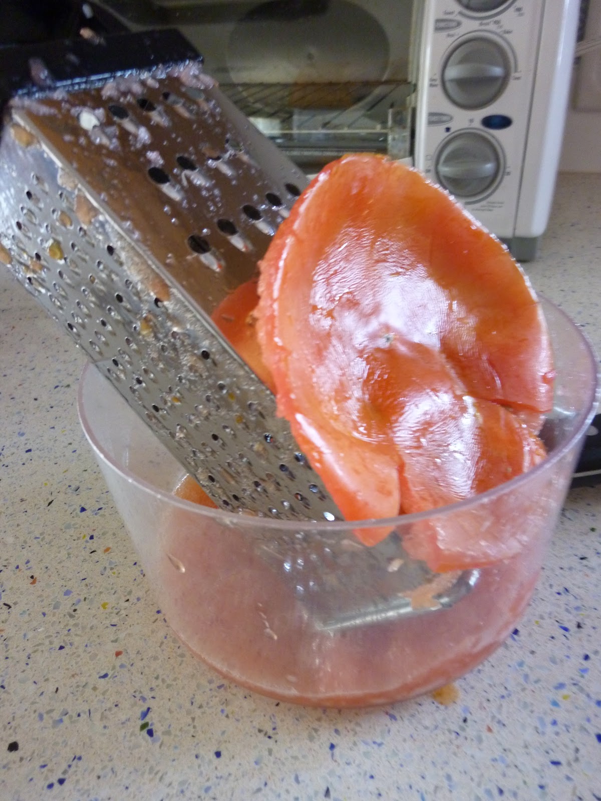 The Yellow Apron: Grating Tomatoes