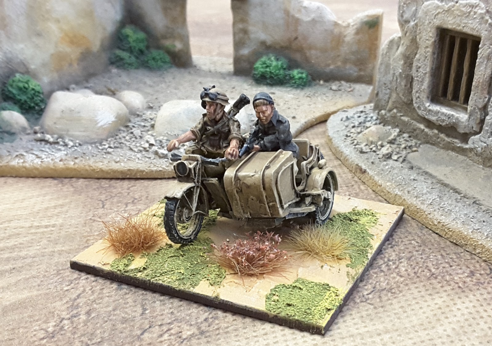28mm Dog Tag Miniatures Italian WW2 Motorcycle Review – 2T-News