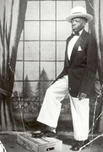 Poet With An Opinion.: Grand Ole Opry exploits African American ...