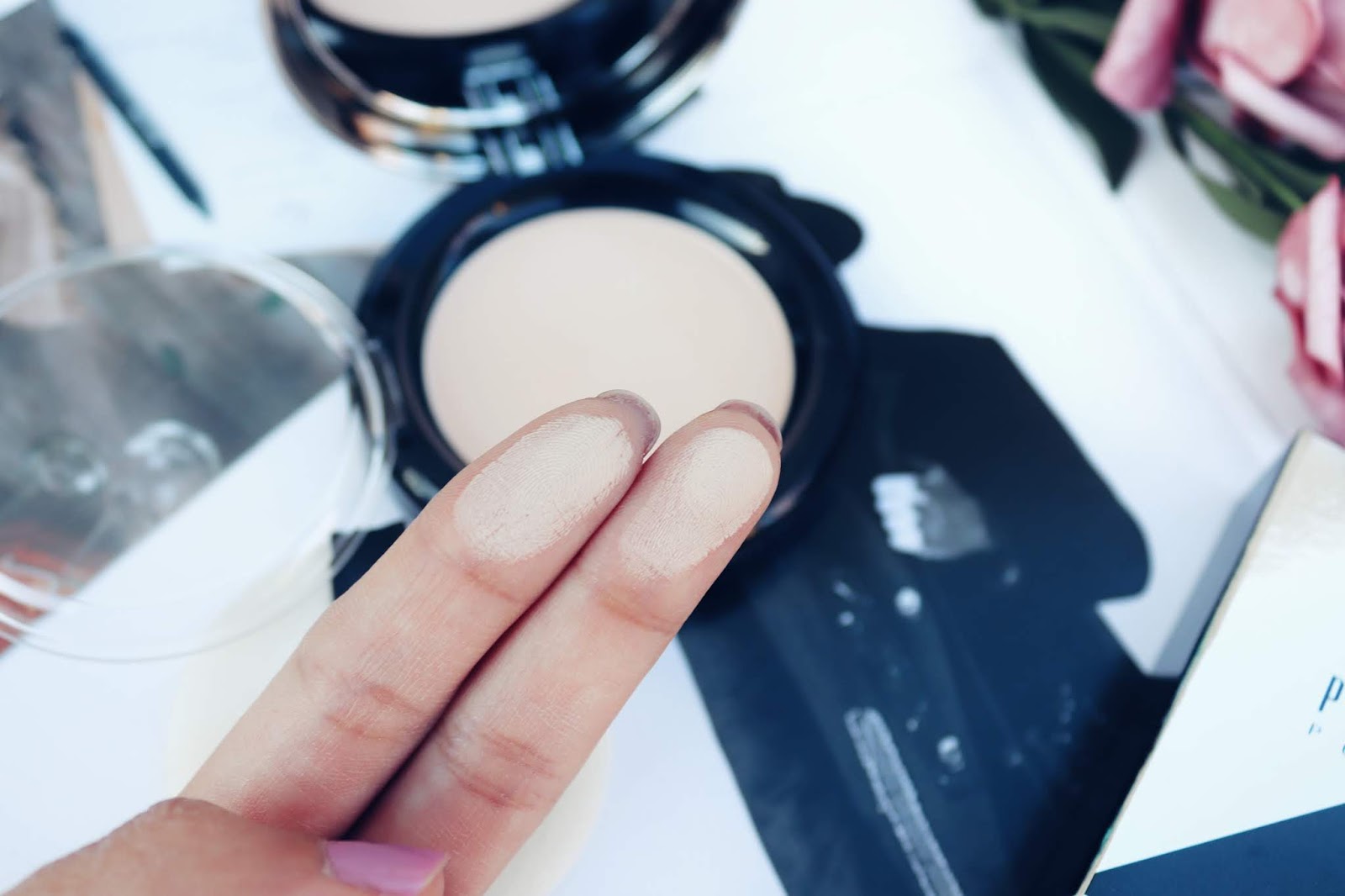 [Review] MISSHA Pro-Touch Powder Pact SPF25 PA | Beauty & Dewdrop Blog