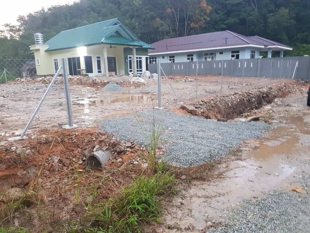 PERKHIDMATAN PEMASANGAN PAGAR DI RUMAH / PEJABAT / KEBUN