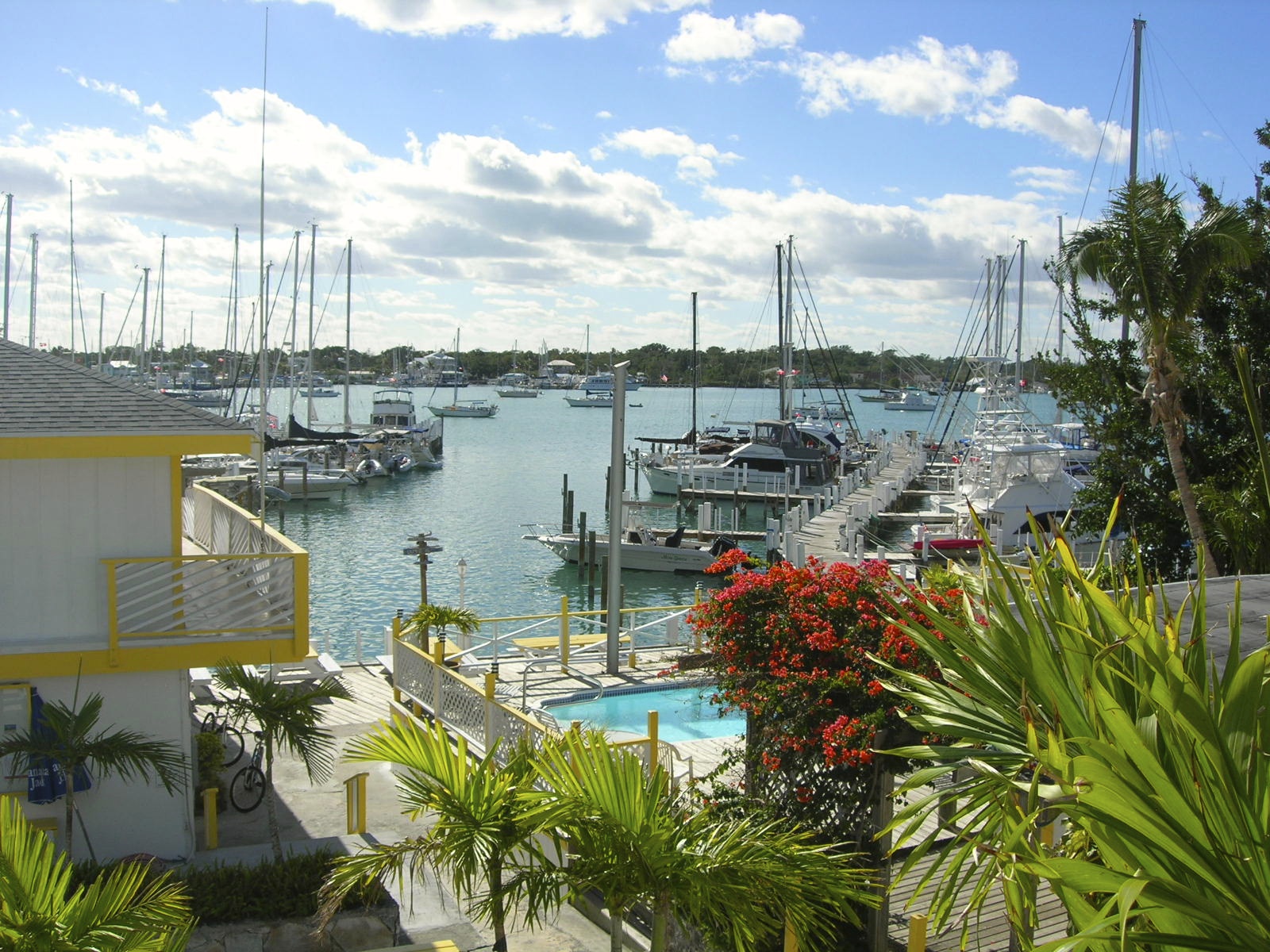 Bob and Marilyns Cruising Blog: Checking Out Marsh Harbor