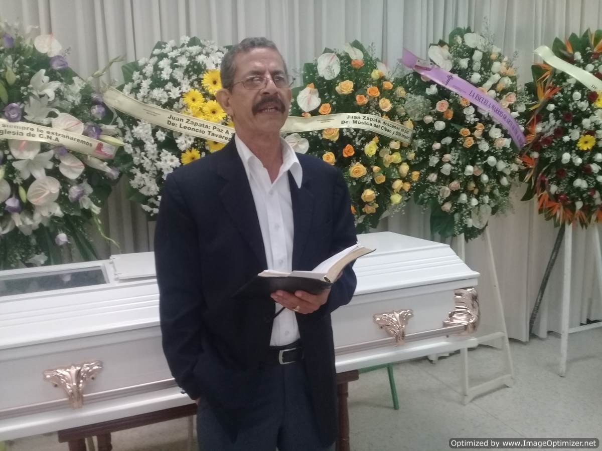 Dominicanalliyo.com: Funeral De Juan Zapata En La Funeraria Savica De ...