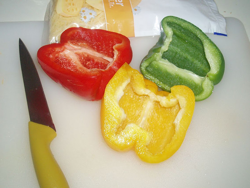 Adventures in Flavorland: Bell pepper sticks with refried bean dip