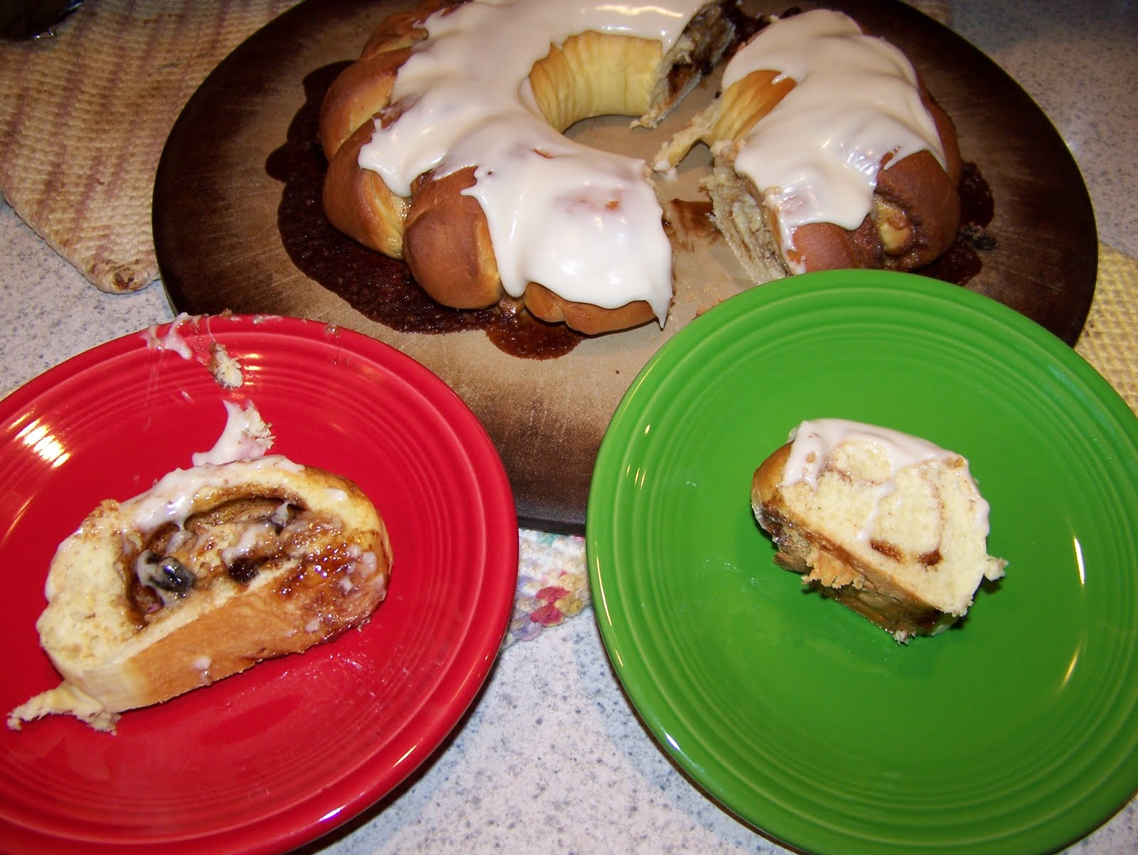 yarns of Life: Cinnamon Raisin Swedish Tea Ring-Bread Month Seven