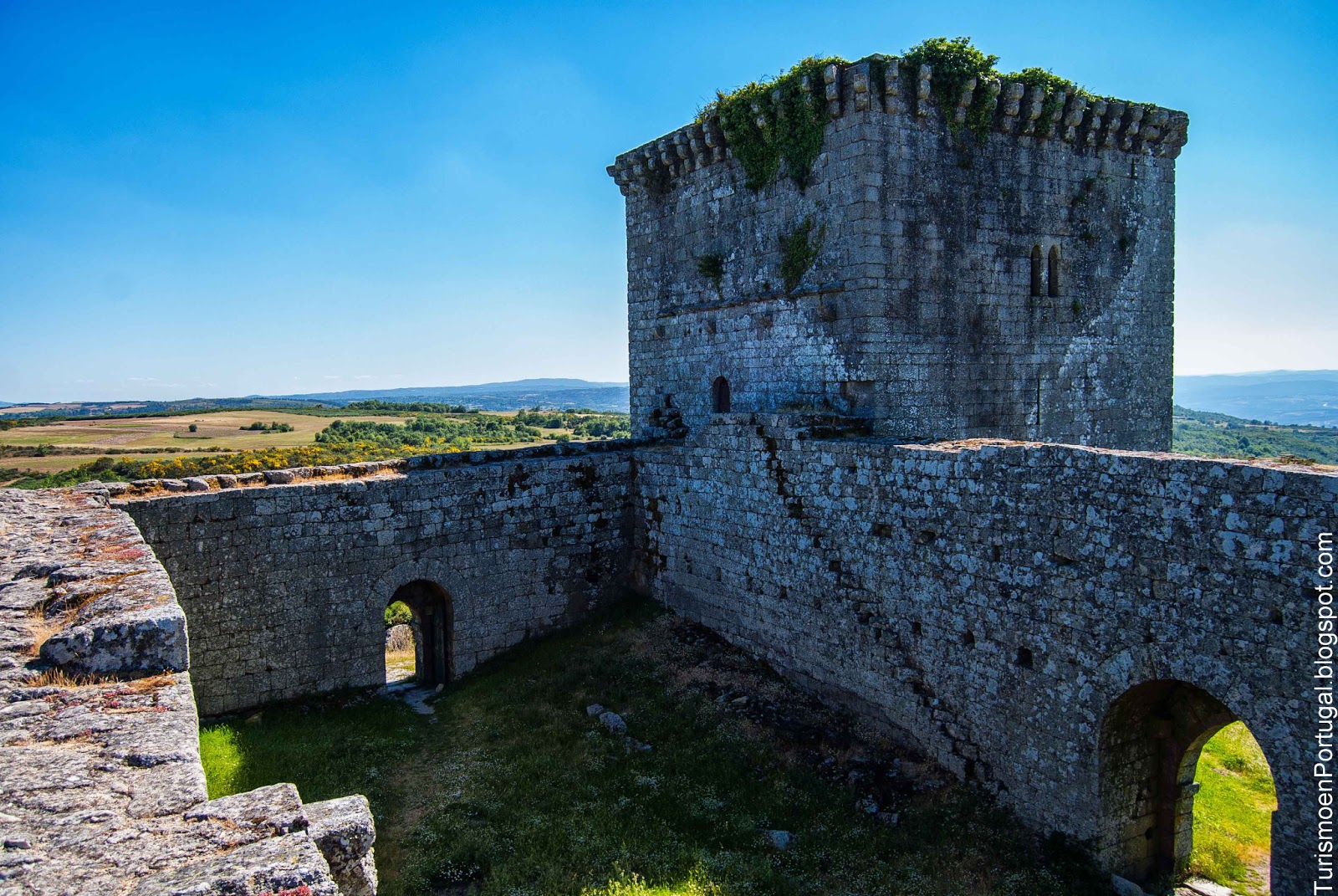 Castillo de Monforte de Rio Livre en Chaves | Turismo en Portugal