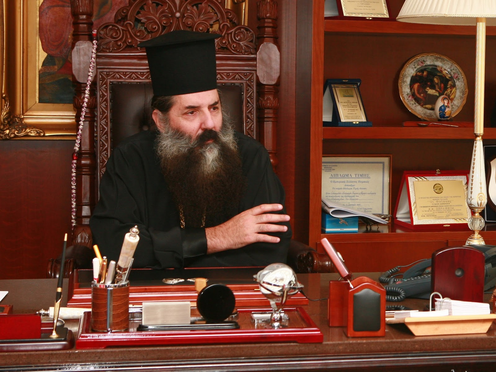Οἱ Ἀδιάβροχοι: Θεός, μηδέν και Αριστερά