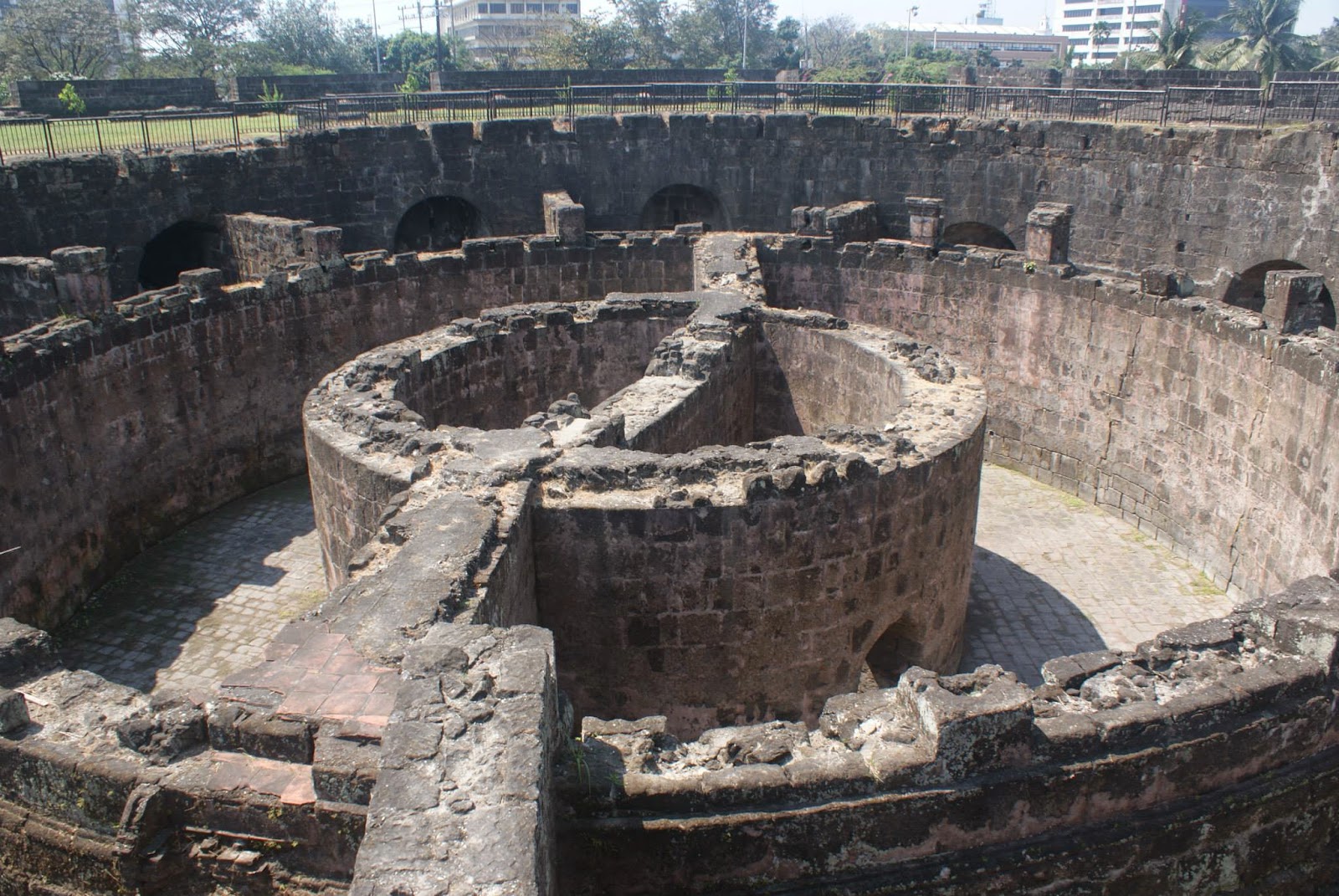 Jekoy Express: Baluarte De San Diego ( Intramuros Manila )