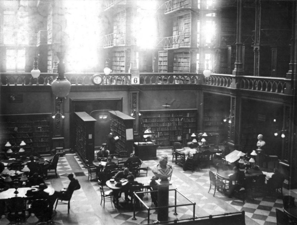 Stunning Vintage Photos Captured Inside the Cincinnati Old Main Library ...