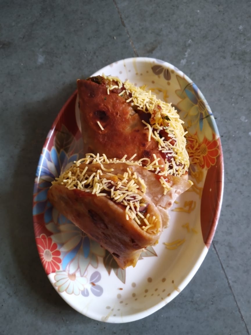 SMB HUNAR: Leftover Roti Samosa