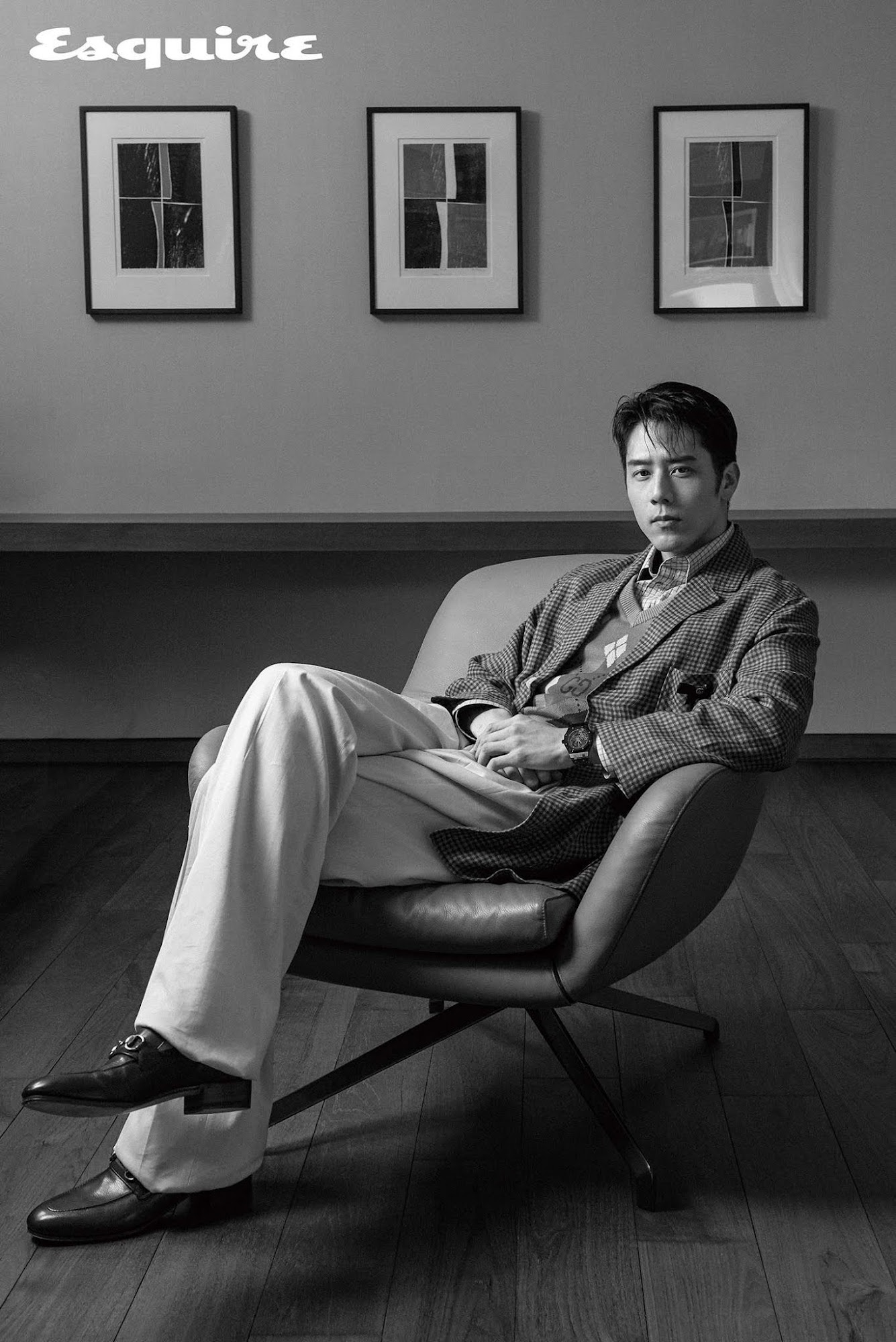 George Hu se enfunda en looks de Gucci para Esquire Taiwán en su número ...