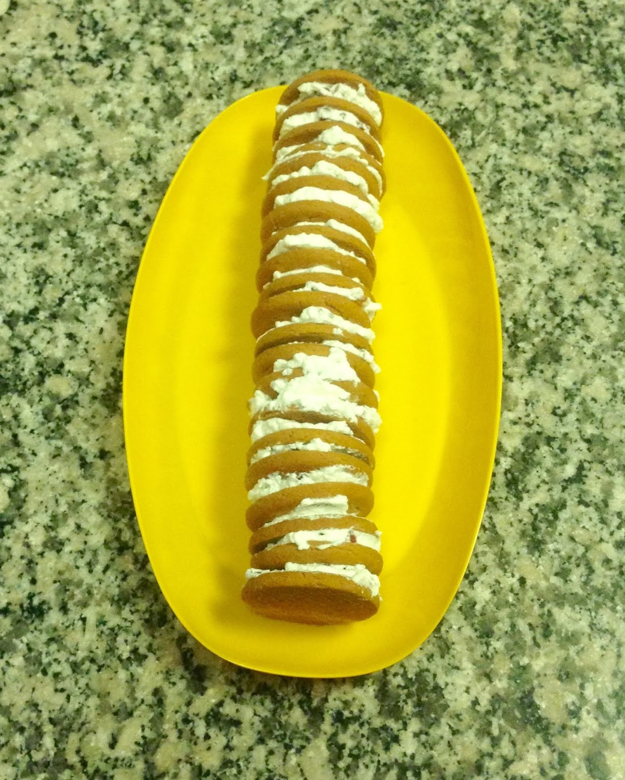 Live to eat: Ginger log cake كيكة بسكوت الزنجبيل