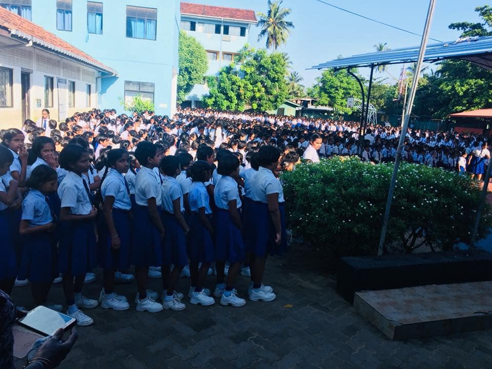 Anuladevi Balika Vidyalaya - Galle: Grade 11 - English(PRESENT SIMPLE ...