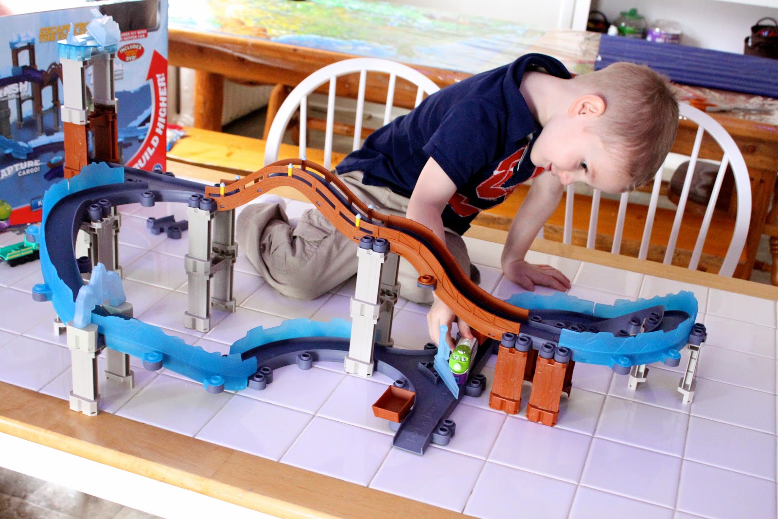 Chuggington "Snow Rescue" DVD & Escapade Action Playset {Review ...
