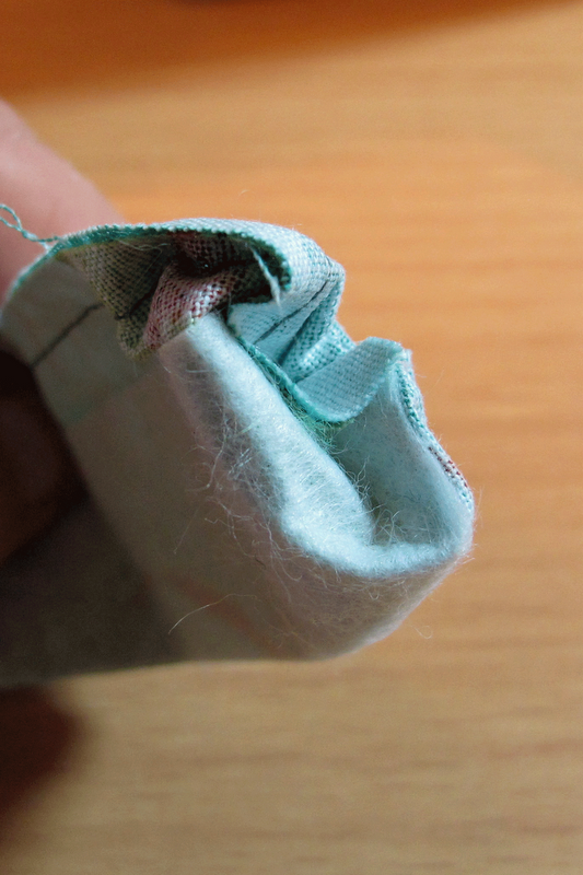 Sew Clucky: Tutorial - Xmas 'Paper' Chain