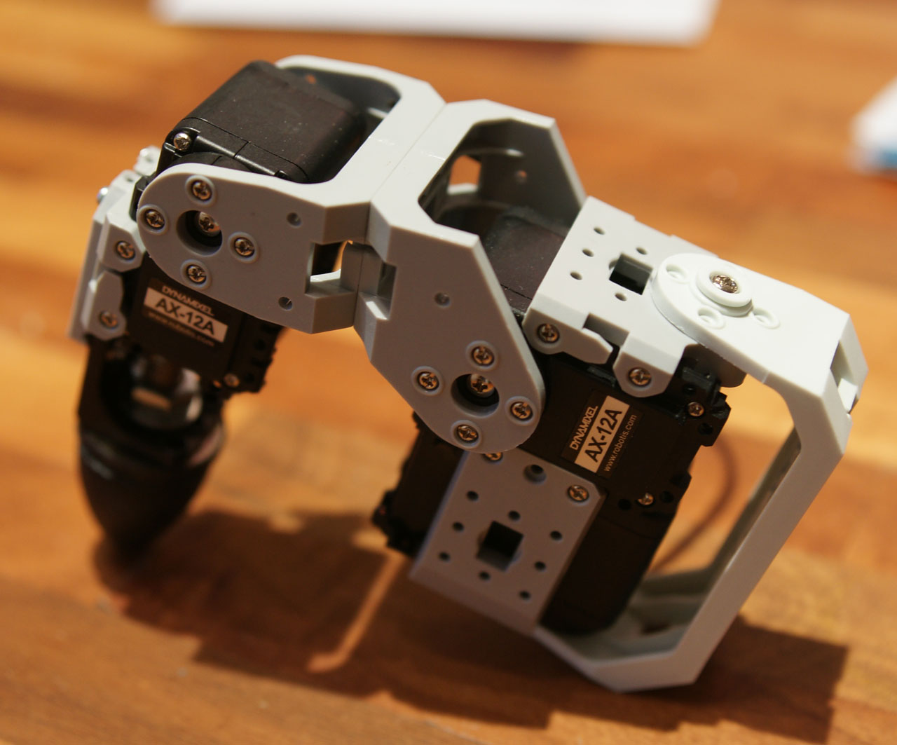 Pointless Robot: Leg design