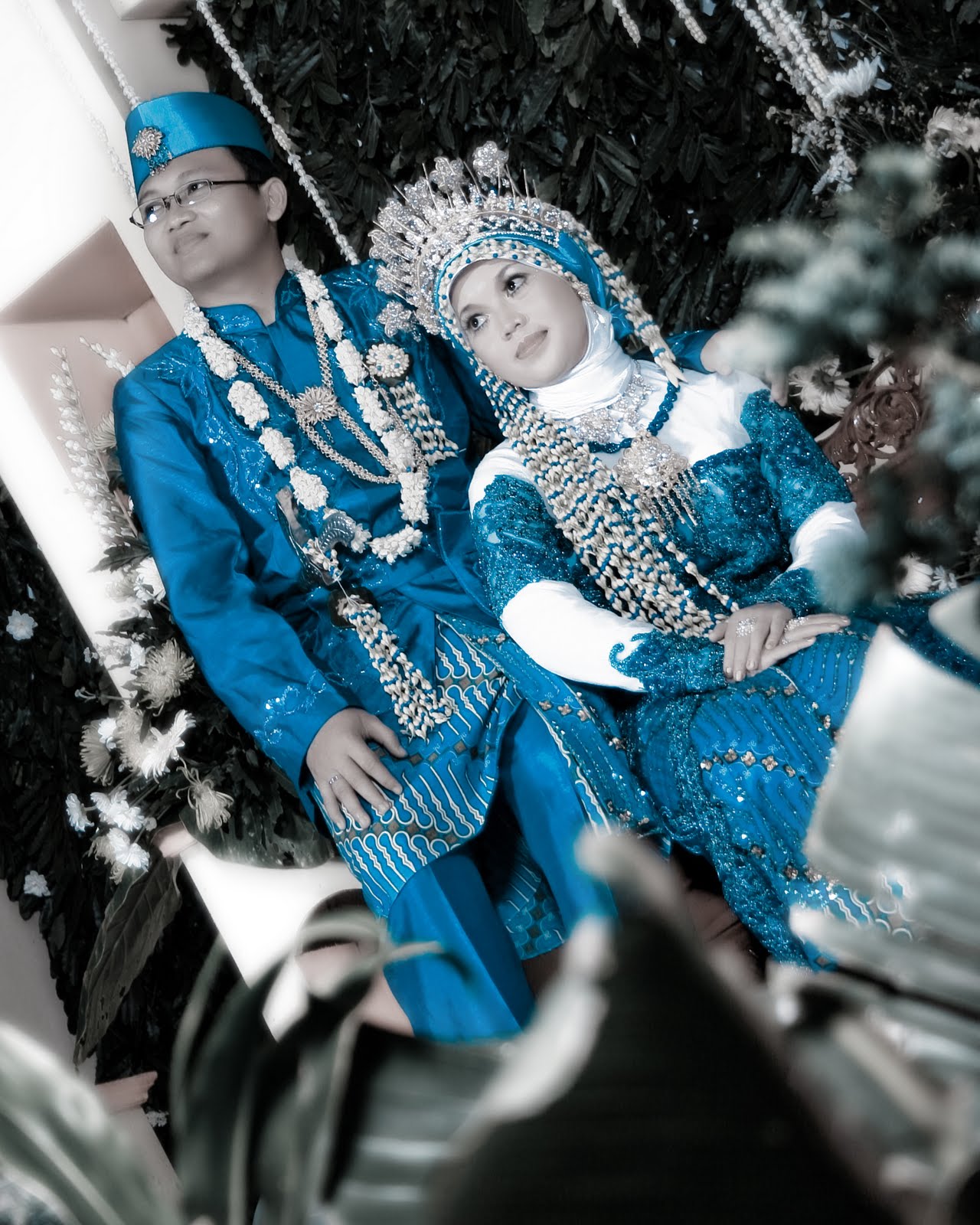 Meet great people and feel the places around the world: Traditional ...