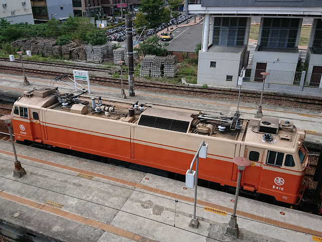 Blair's 鐵道攝影: E416電力機車 / TRA E416 Electric locomotive
