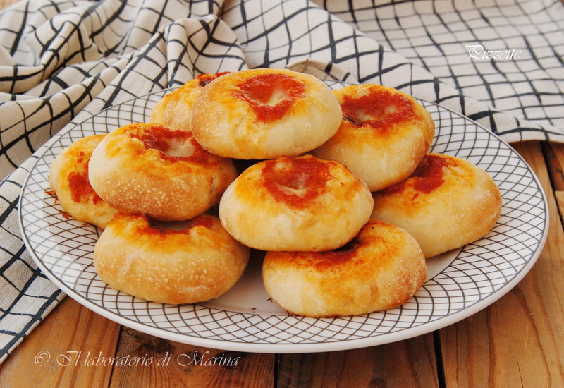 IL LABORATORIO DI MARINA: ΑΦΡΑΤΑ ΠΙΤΣΑΚΙΑ // PIZZETTE SOFFICI