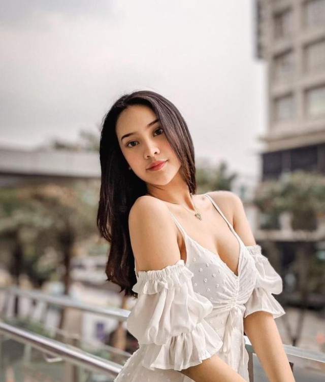 Selain Difoto Gading, Ini Deretan Foto Anya Geraldine yang Bikin Heboh Warganet