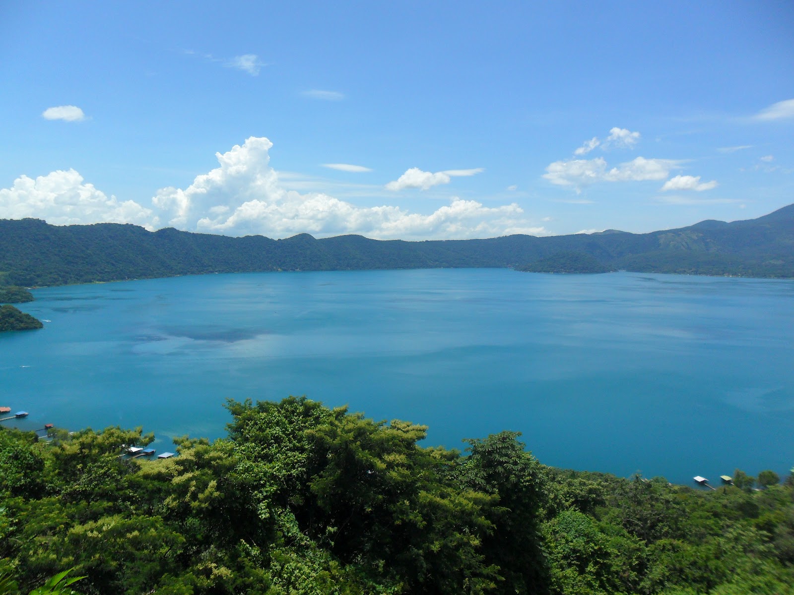 POR TODOS LADOS: El Lago de Coatepeque, un destino mágico