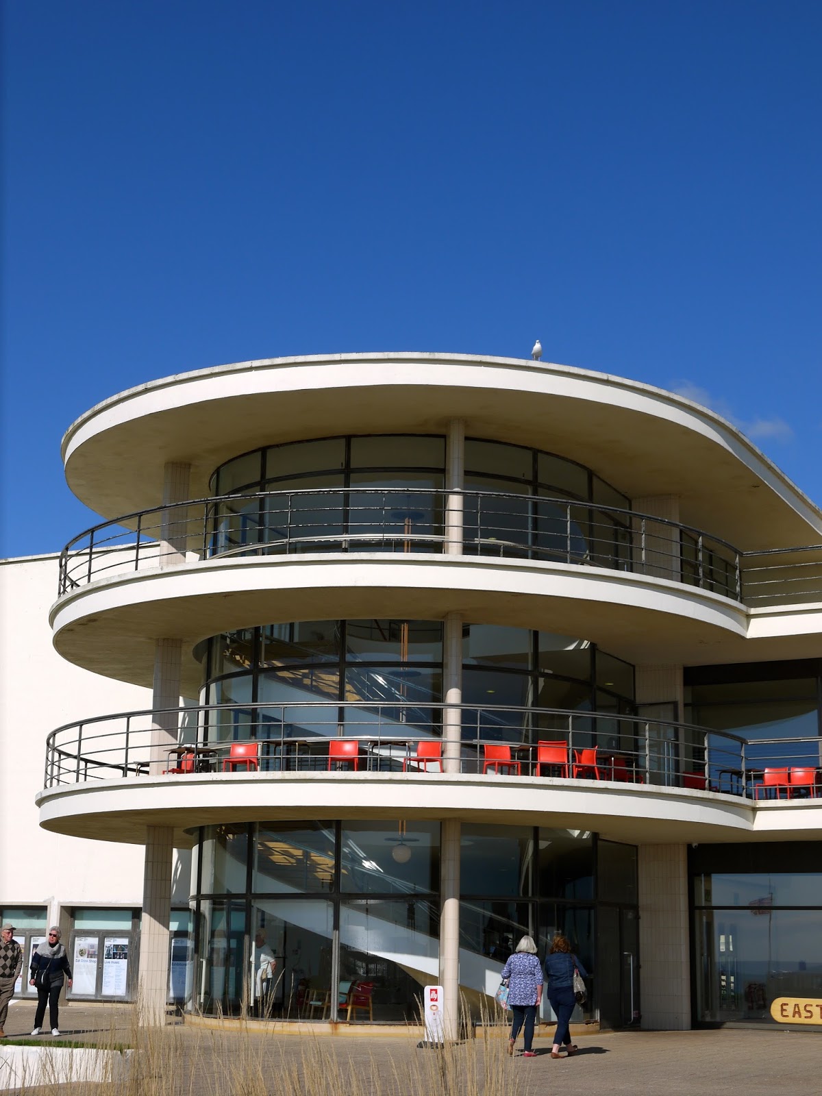 Adrian Yekkes: The de la Warr Pavilion - modernist seaside masterpiece
