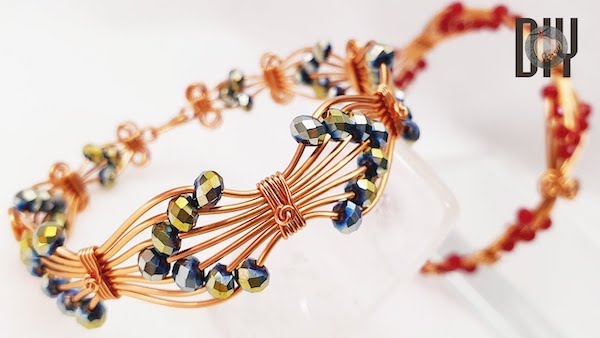 Wavy Wire and Rondelle Bracelet Tutorial / The Beading Gem