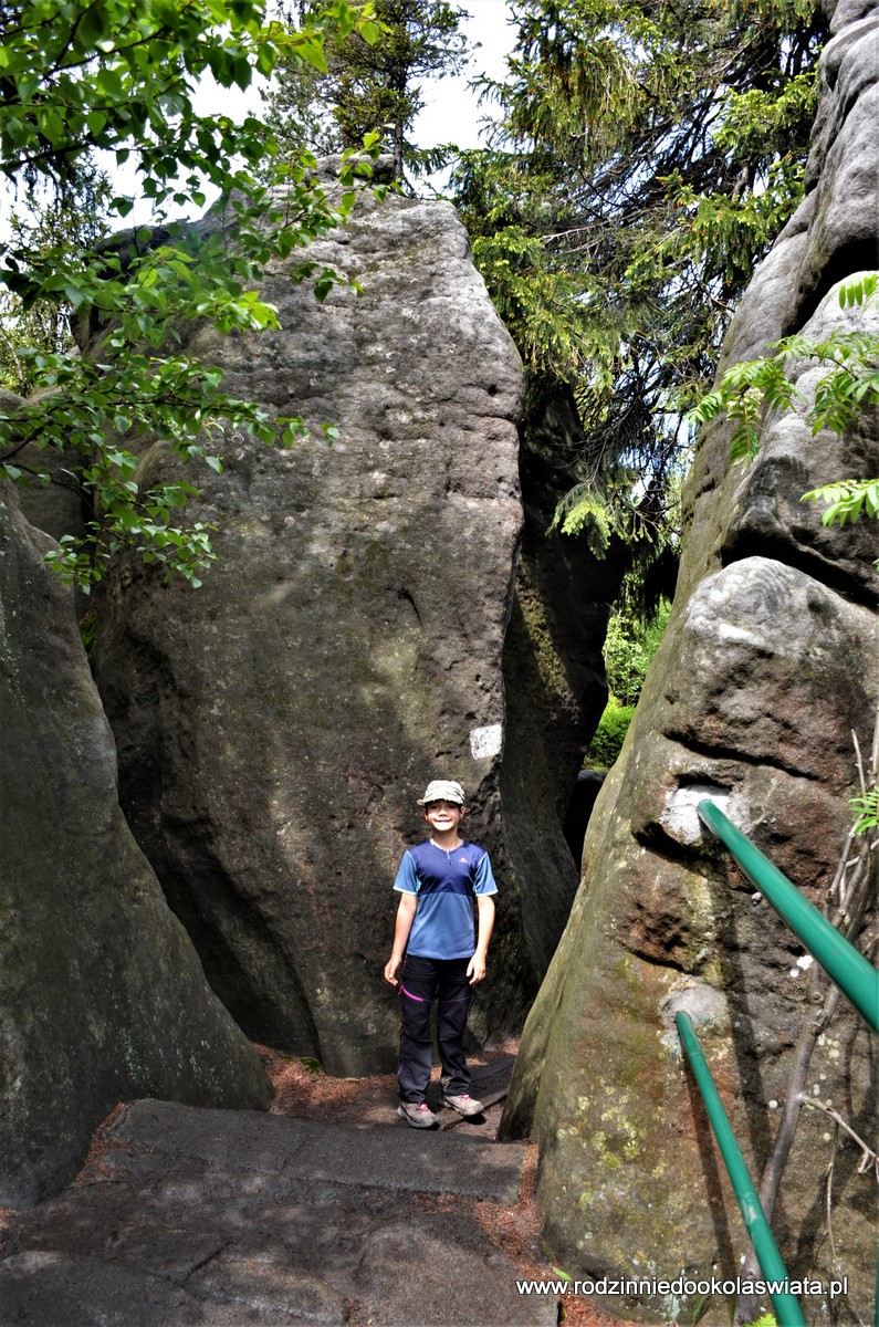 Szczeliniec Wielki z Karłowa (Góry Stołowe) | RODZINNIE DOOKOŁA ŚWIATA
