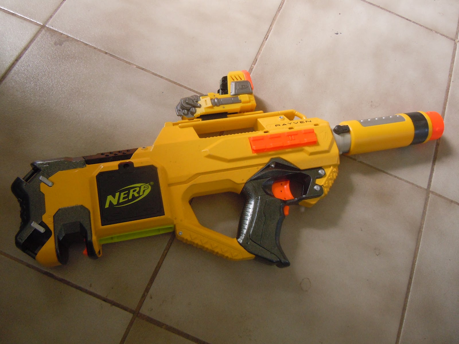 Lasagna678 Nerf Mods: Painted Yellow Nerf Rayven