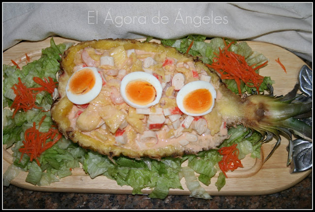 PIÑA RELLENA DE CÓCTEL DE MARISCO | El Ágora de Ángeles