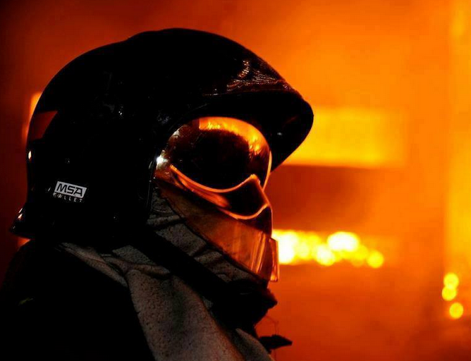FIREFIGHTERS 2012 - ΠΠΥ ΕΛΛΑΔΟΣ : Πυροσβέστης είναι...