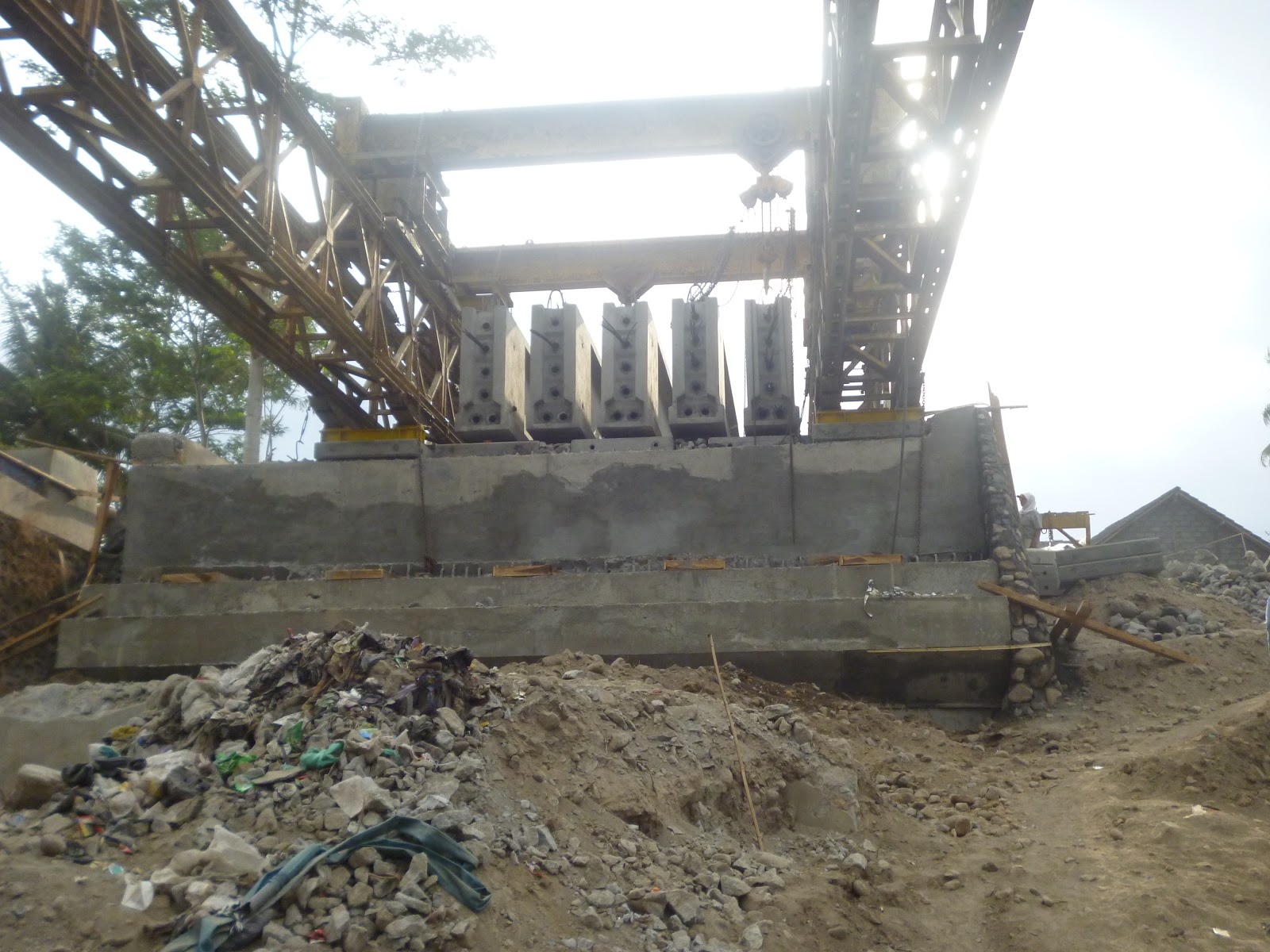 YENNES TEKNIK: Dokumentasi Pekerjaan Pemasangan Gelagar Balok Prestress ...