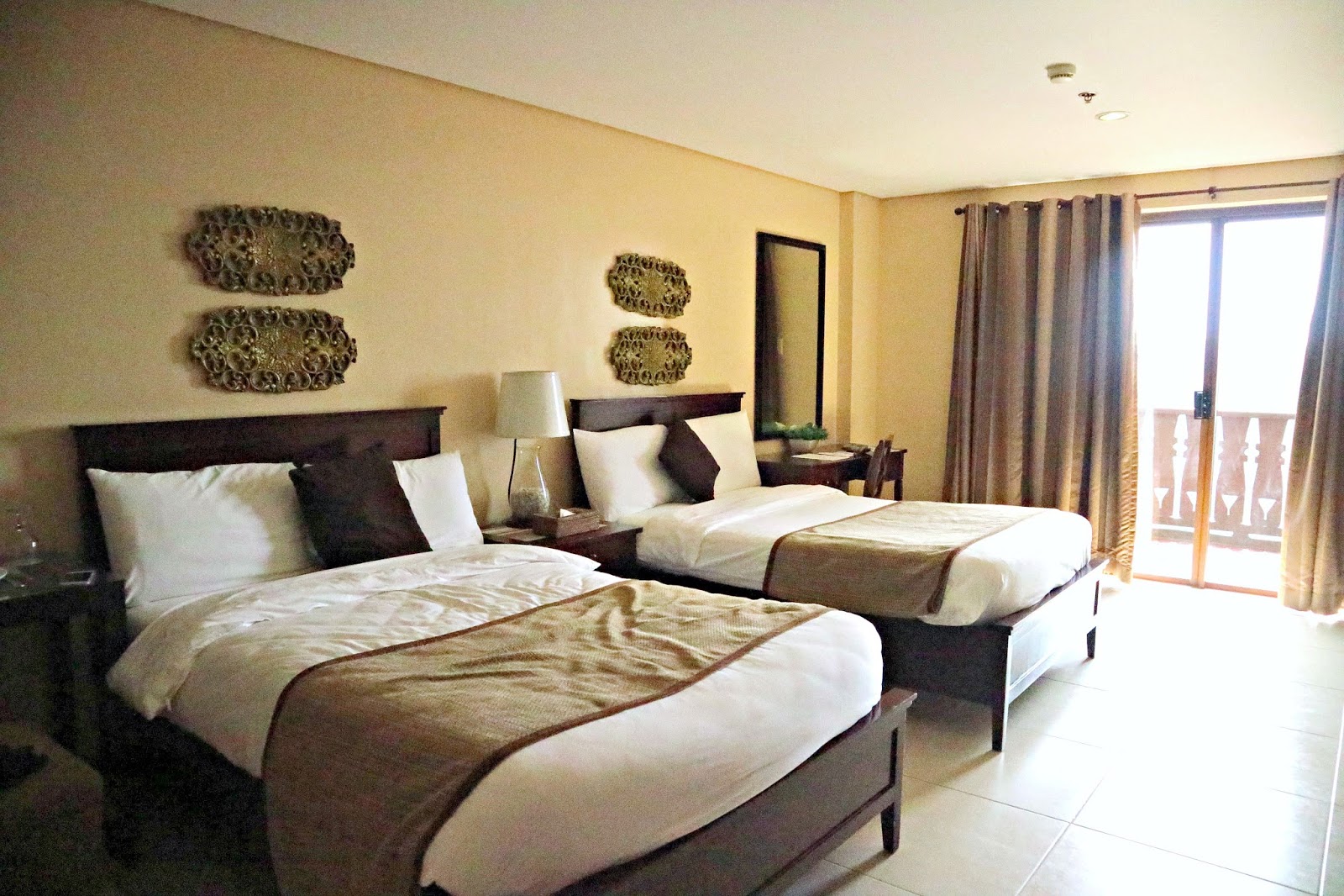 Tagaytay: Crosswinds Resort Suites - Living in the Moment