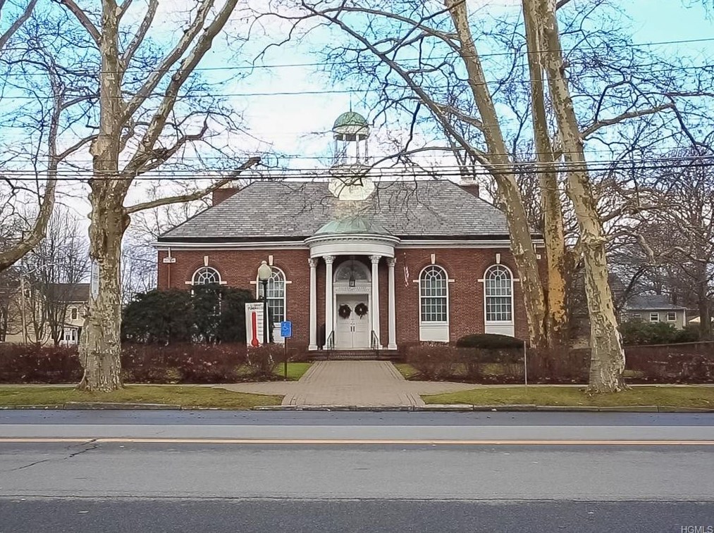 Sweet House Dreams: Conversion Alert: 1918 Brick Library in Goshen, New ...