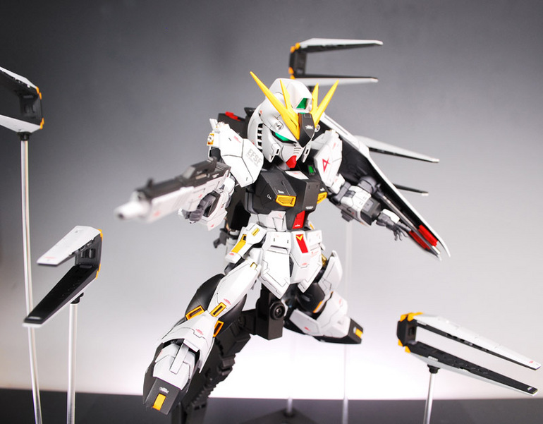 Custom Build: SD x HG RX-93 nu Gundam