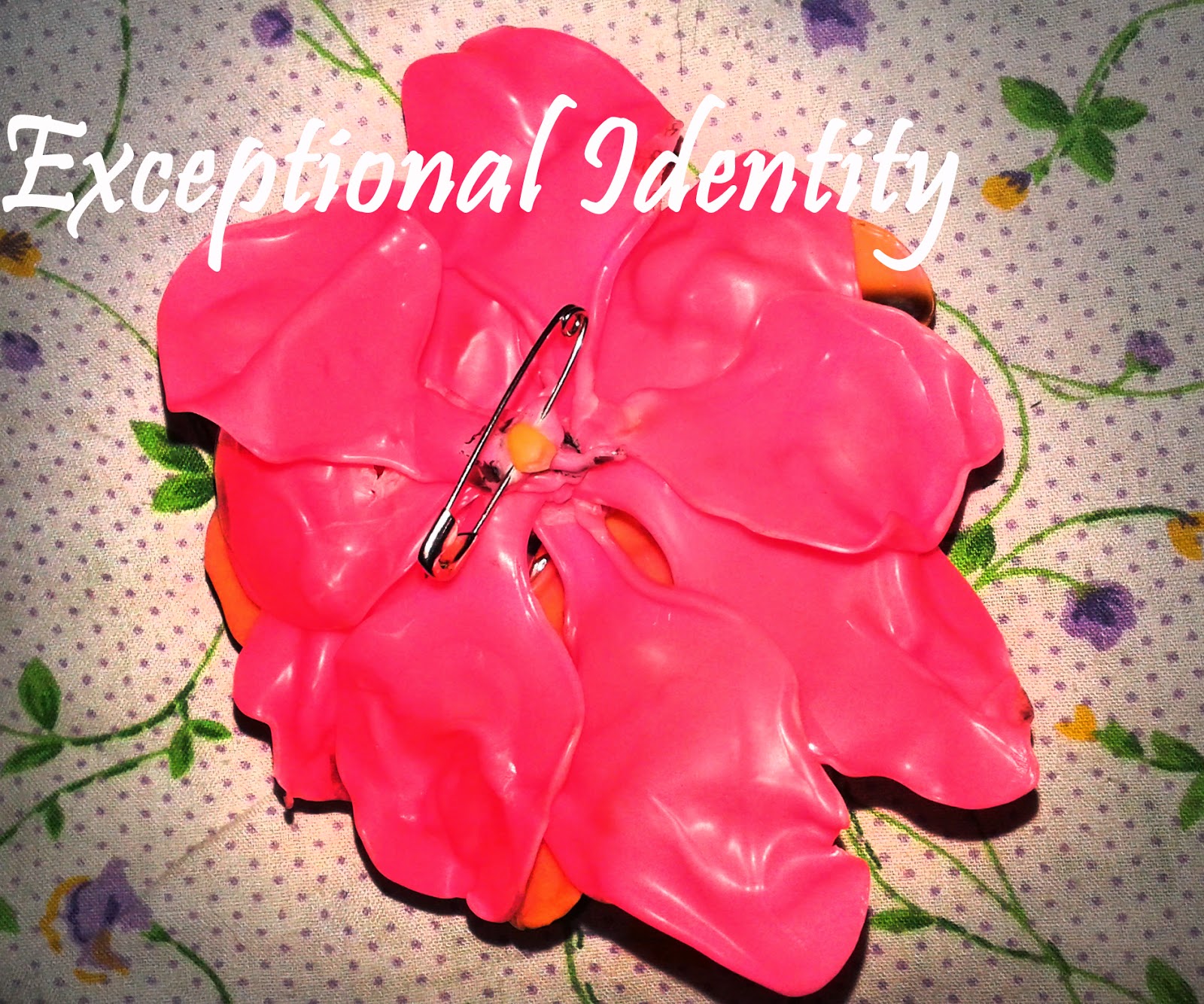 Exceptional Identity: DIY ..Flower Pendant out of disposable plastic spoons