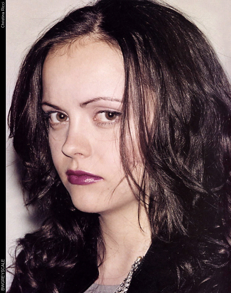 WonderfulChristinaRicci: Christina Ricci: Shoot für "Nylon" - 2003!