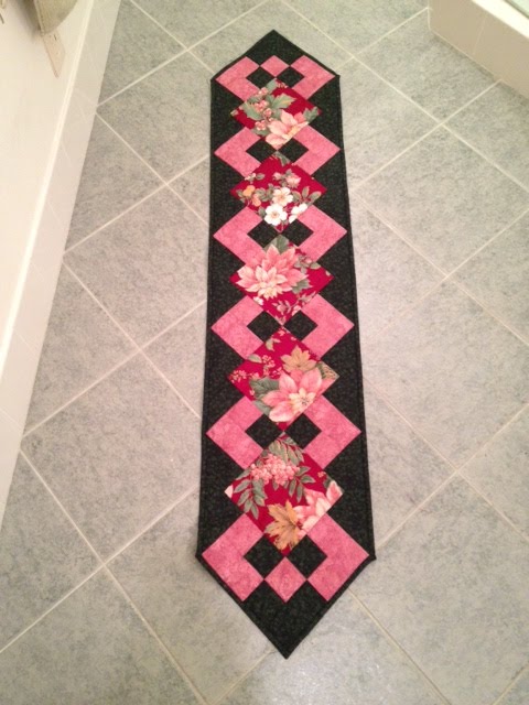 County Line Quilts: Simply a Pleasure Table Runner
