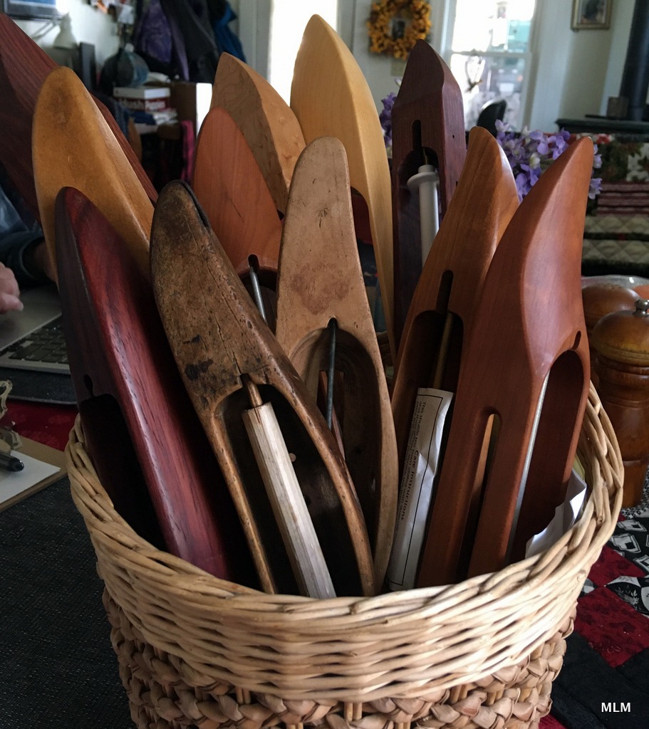 Sweet Leaf Notebook: Weaving Shuttles and their Spindles