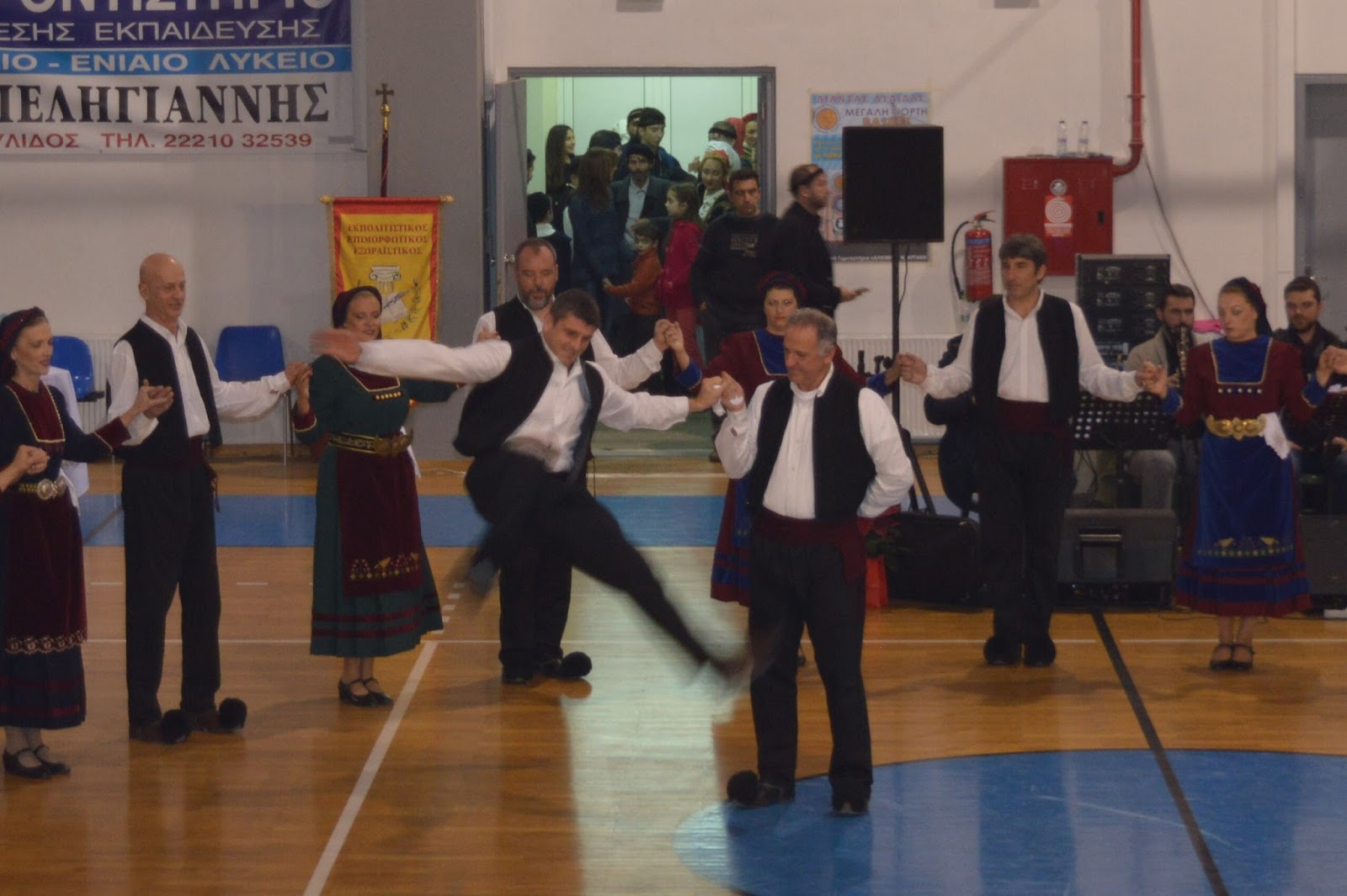 3ο ΧΡΙΣΤΟΥΓΕΝΝΙΑΤΙΚΟ ΦΕΣΤΙΒΑΛ ΠΑΡΑΔΟΣΙΑΚΩΝ ΧΟΡΩΝ ΣΤΟ ΒΑΘΥ ΑΥΛΙΔΑΣ ...