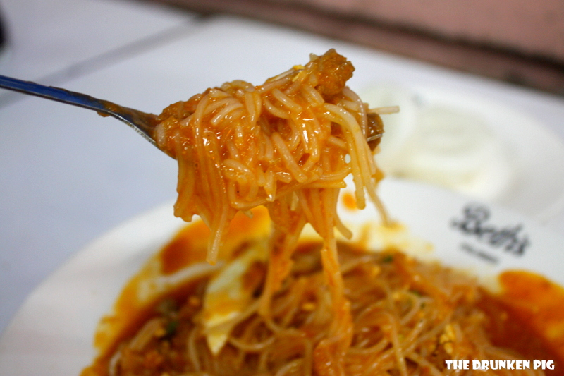 THE DRUNKEN PIG: Discovering Beth's Palabok