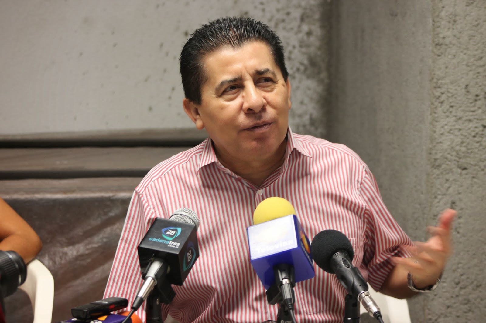 Guerrero en Vivo: Abandonará el país Pioquinto Damián porque su vida ...