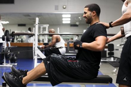 *: Drake Showing Off His Body