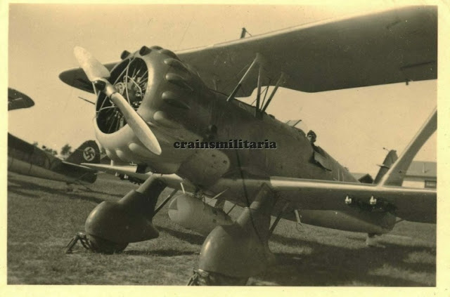 FalkeEins - the Luftwaffe blog: Henschel Hs 123 photo selection Fly ...