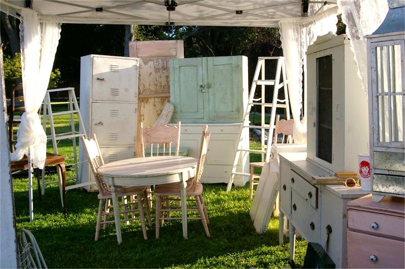 Debi Ward Kennedy | Design Blog: The 411 of a Vintage Booth Display